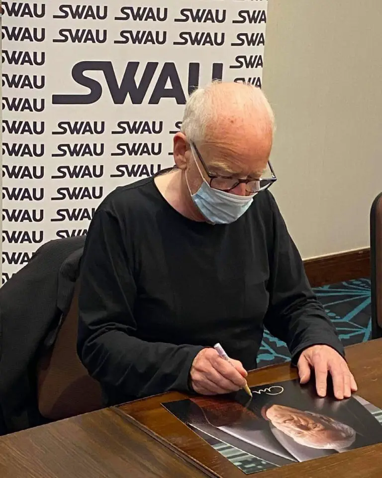 Best Pens for Autographs and What Celebrities Actually Use – Tales From ...