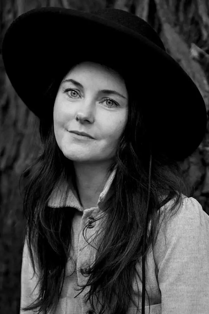 Jane_Anne_Thomas_profile – Tales From The Collection