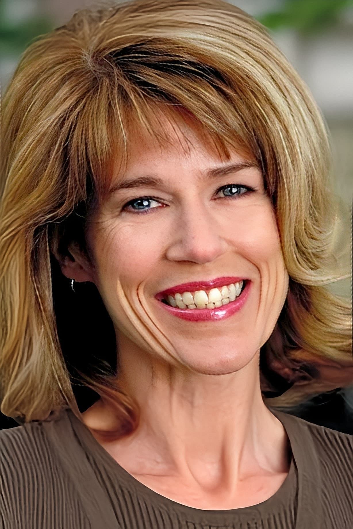 Molly_Cheek_profile – Tales From The Collection