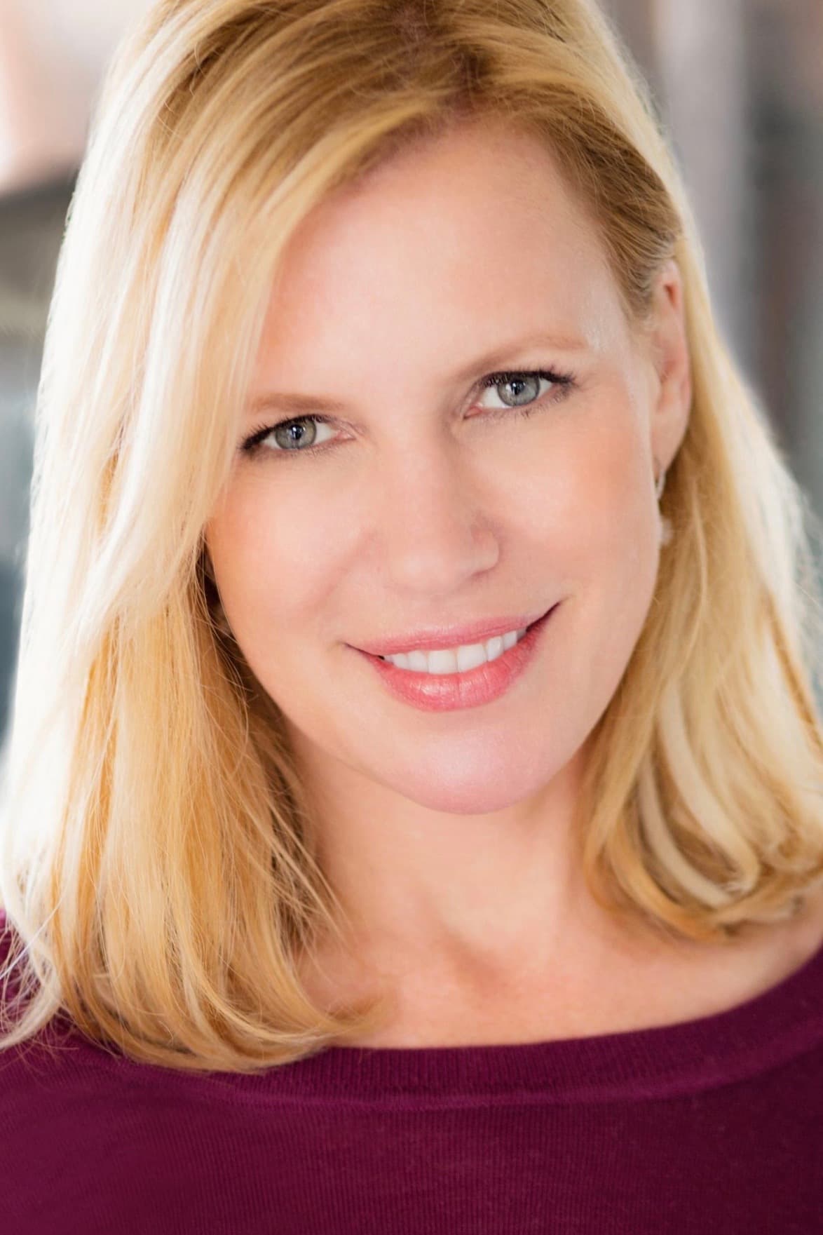 Stephanie_Lydecker_profile – Tales From The Collection